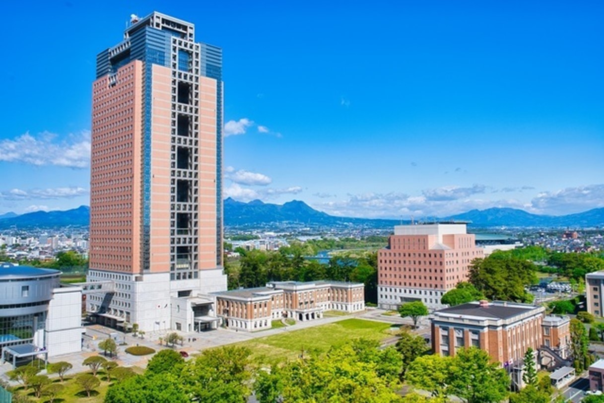 LINE公式アカウントでデジタルパスを発行！65歳以上を対象にしたLINE 公的個人認証サービス（JPKI）の活用事例｜LINEヤフー for Business